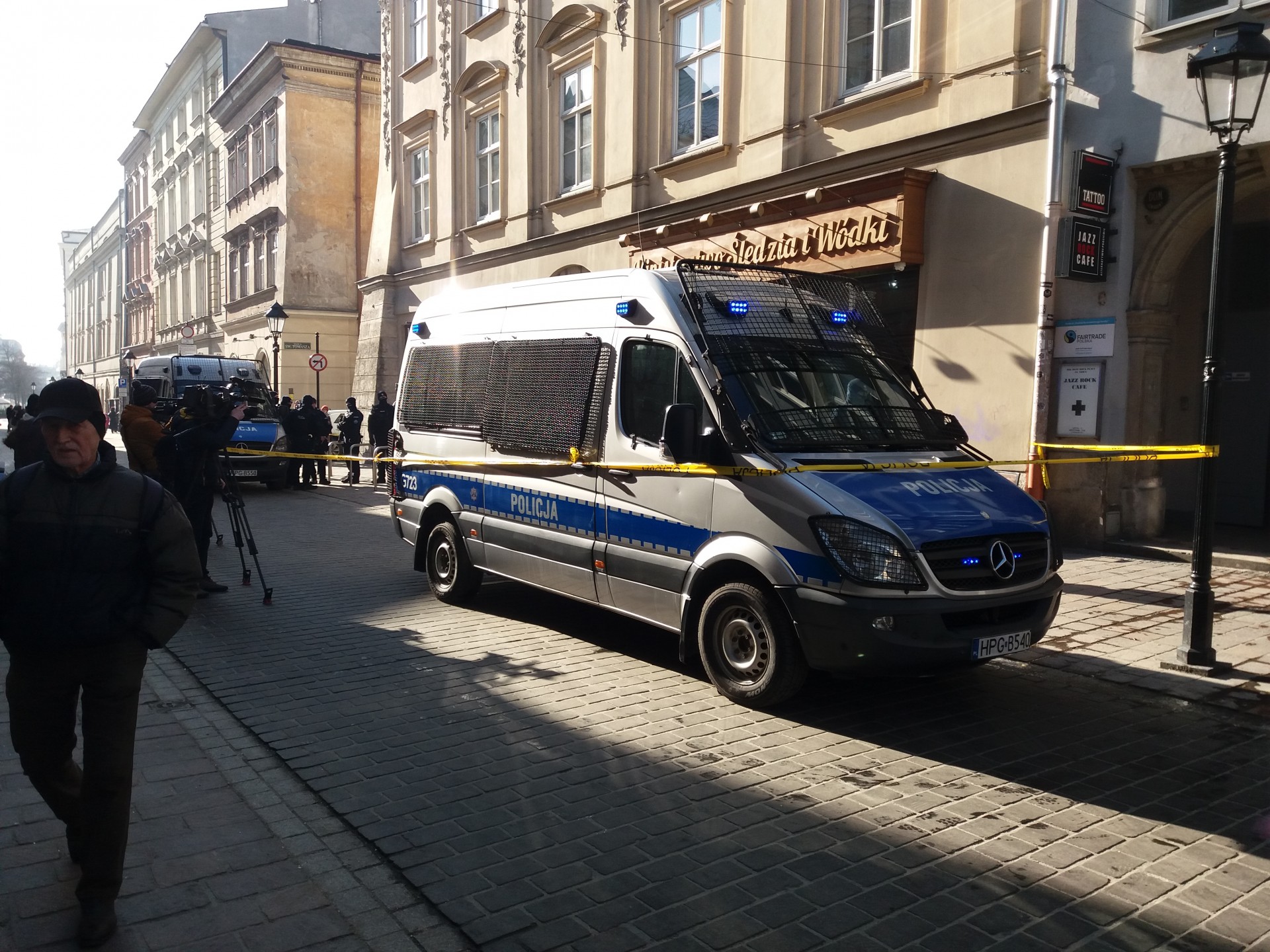 Strzelanina w barze przy Sławkowskiej, nie żyje jedna osoba